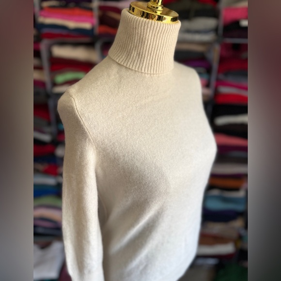 Aqua | Sweaters | Aqua Cream Turtle Neck Cashmere Sweater L | Poshmark